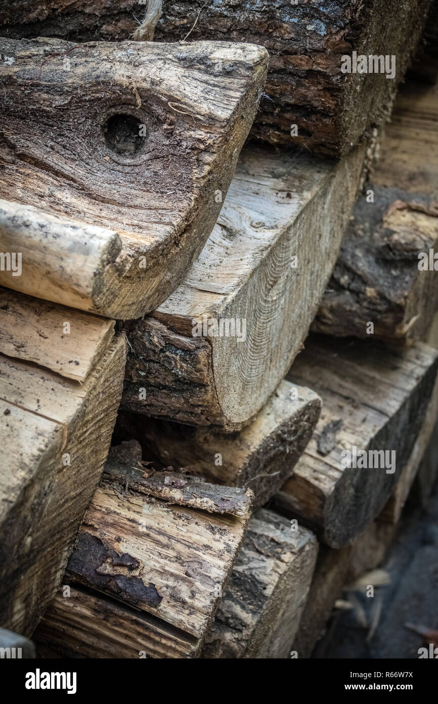 Big wood chunks hi-res stock photography and images - Alamy