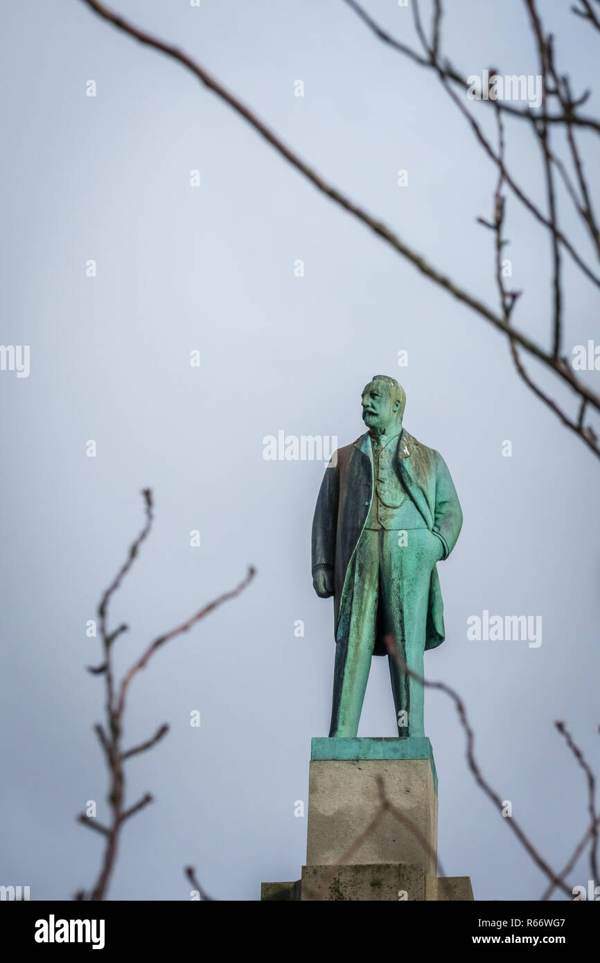 Christian michelsen statue bergen hi-res stock photography and images ...
