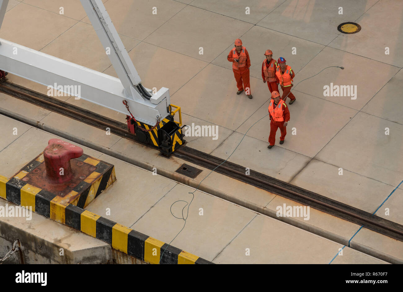 Anchor rope hi-res stock photography and images - Alamy