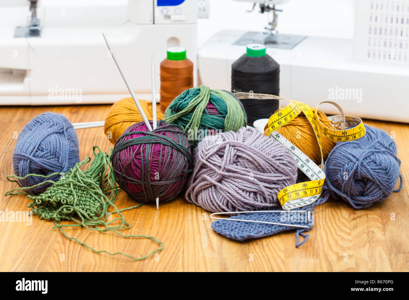 Knitting robot hi-res stock photography and images - Alamy