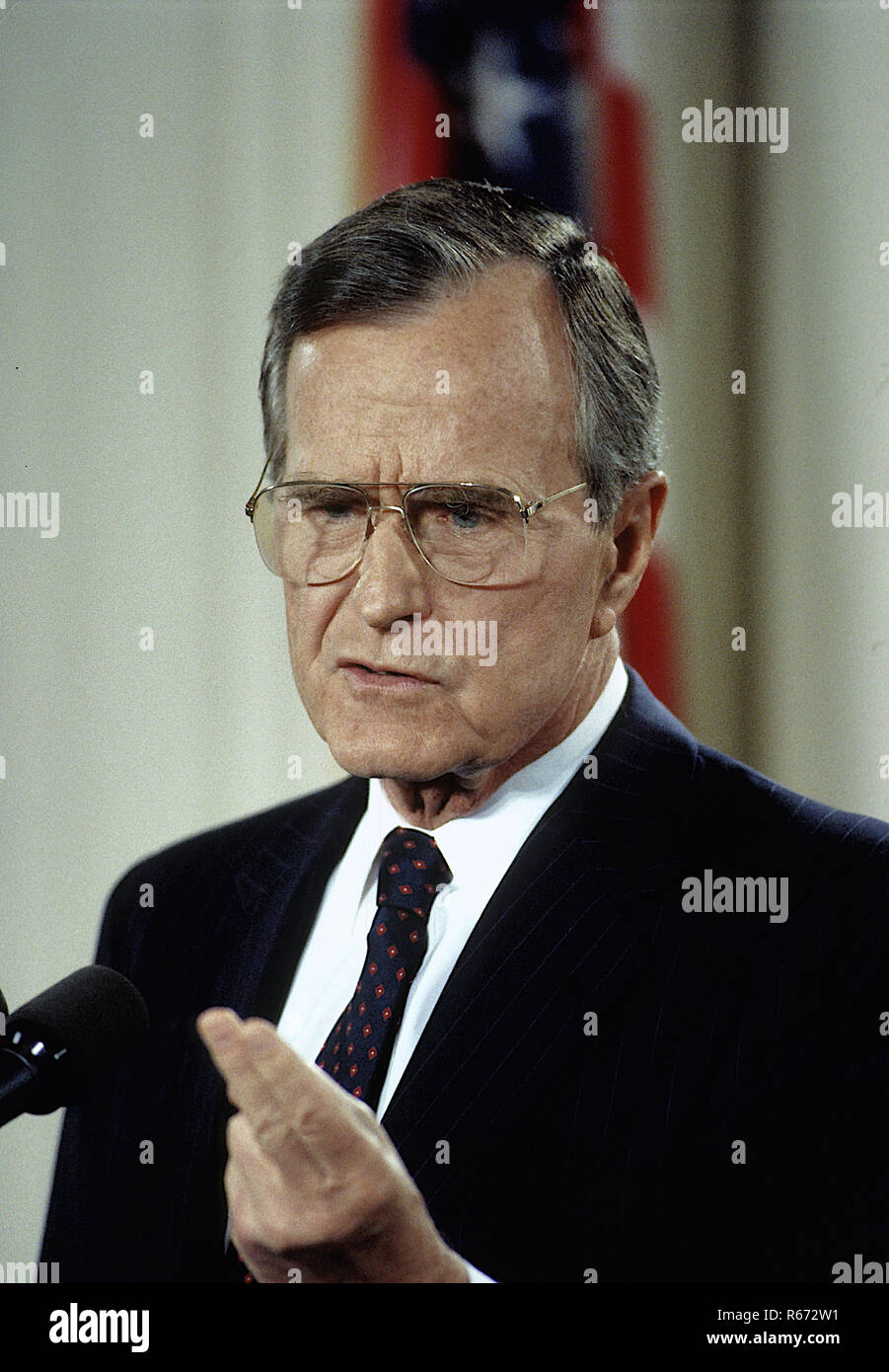 President bush senior 1992 hi-res stock photography and images - Alamy