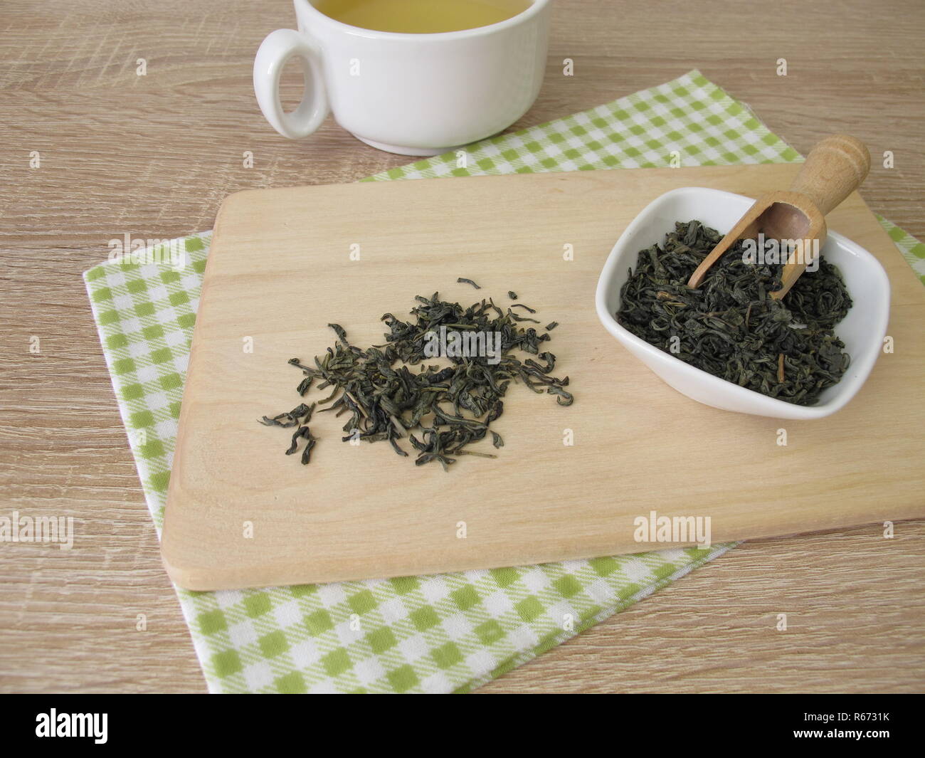 Chun mee tea hi-res stock photography and images - Alamy