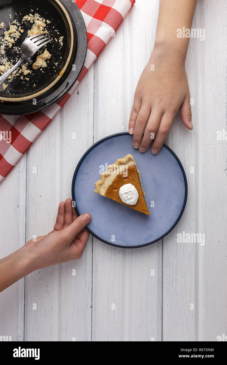 Grab table hi-res stock photography and images - Alamy