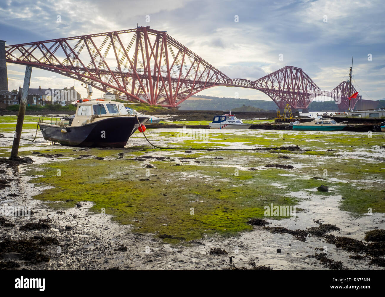 Front forth bridge hi-res stock photography and images - Alamy