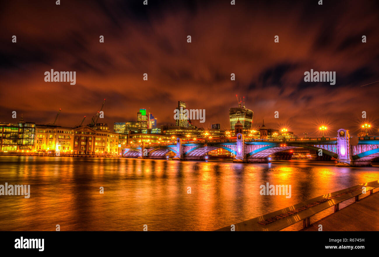 Southwark Bridge panorama Stock Photo - Alamy
