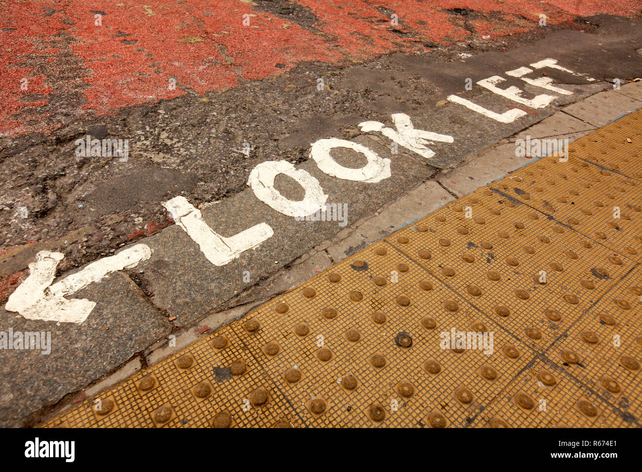 Look left street sign Stock Photo - Alamy