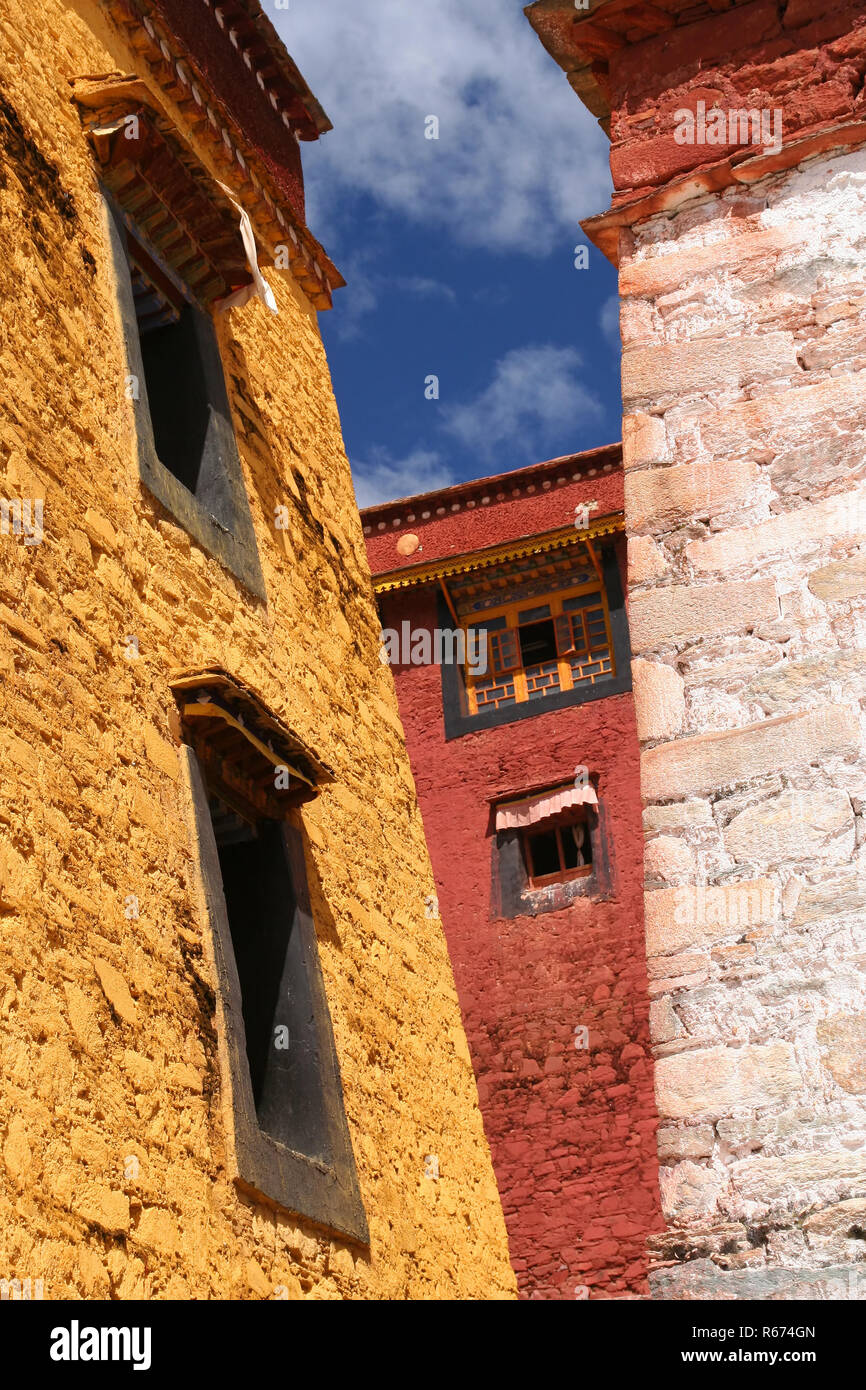 Gyantse monastery near Lhasa Stock Photo - Alamy