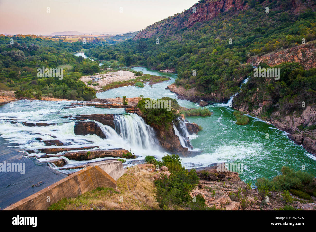 Hartebees poort dam hi-res stock photography and images - Alamy