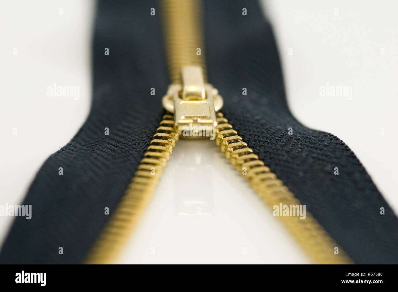 Broken zipper hi-res stock photography and images - Alamy