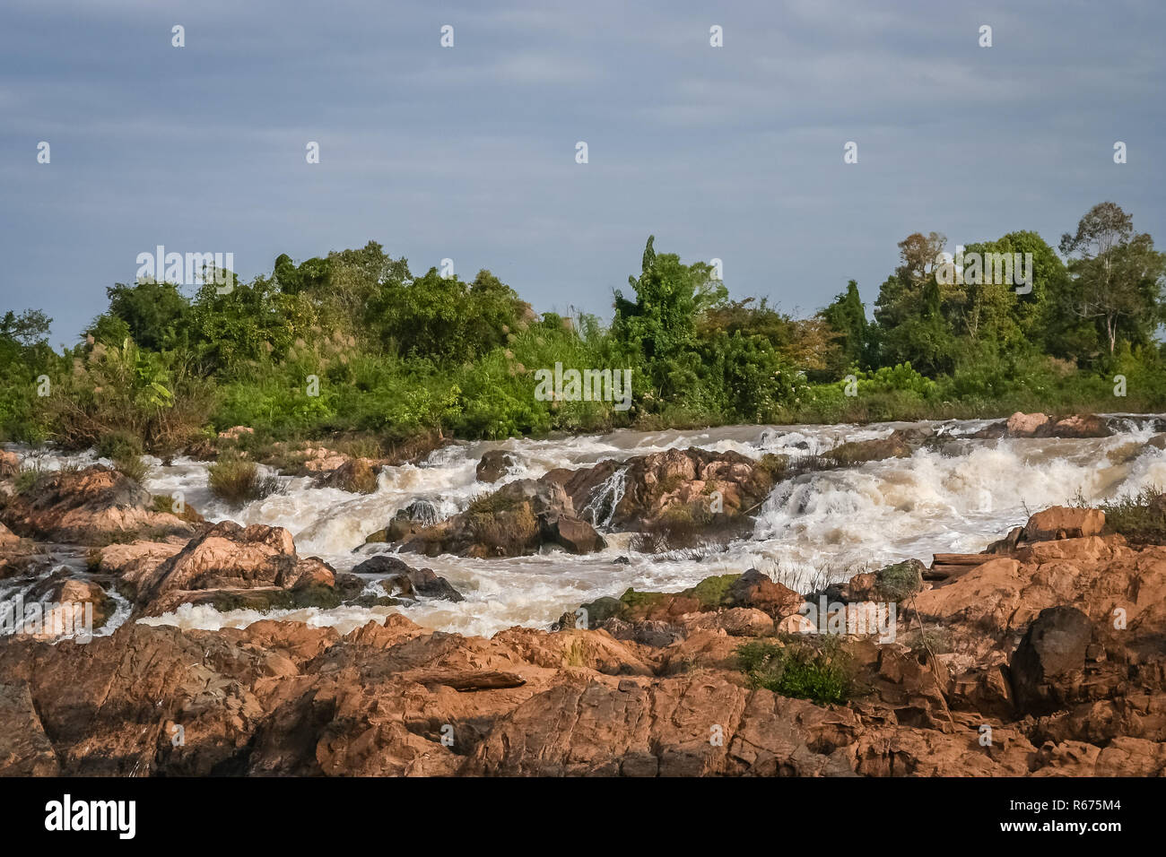 Don Khon waterfall on the Mekong river Stock Photo - Alamy