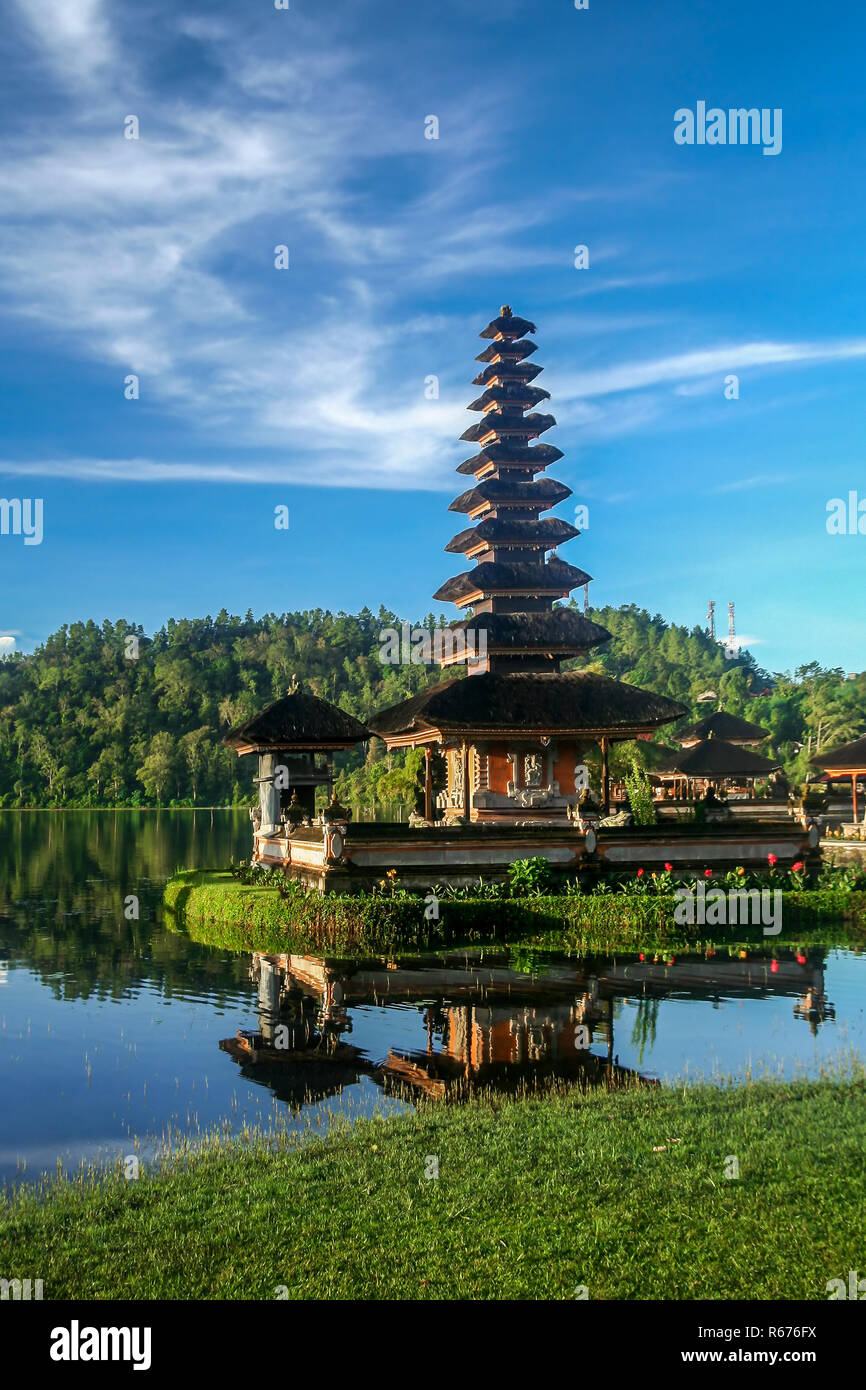 Ulun Danu Temple Stock Photo - Alamy