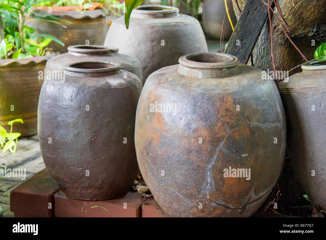 Large clay water jar hi-res stock photography and images - Alamy