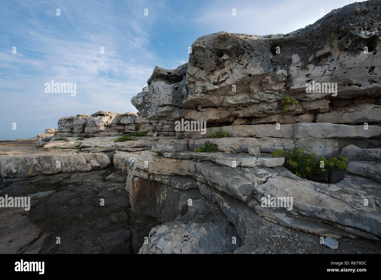 Cliff bar store hi-res stock photography and images - Alamy