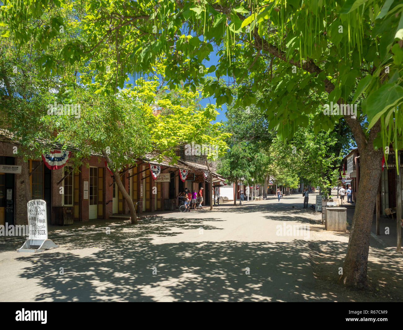Town city village interesting country hi-res stock photography and ...