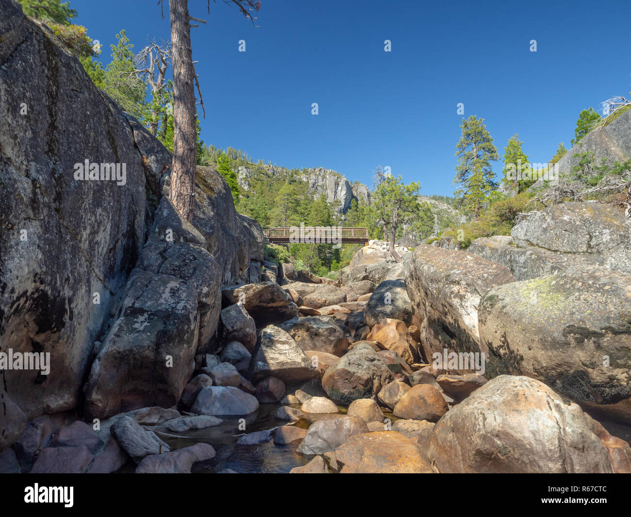 Pinecrest Lake, Stanislaus National Forest, Yosemite, California, USA ...