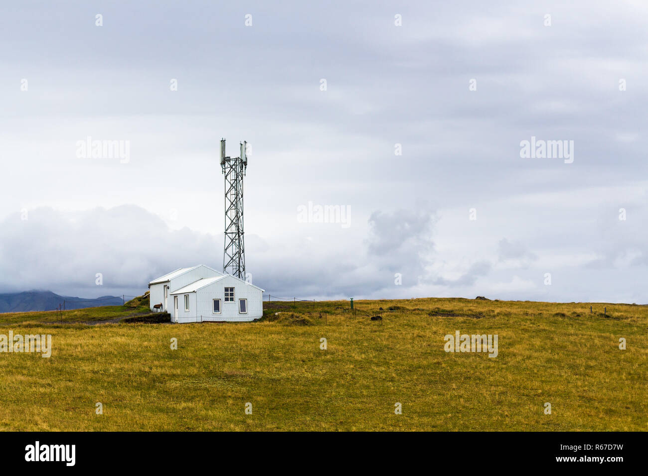 Travel to iceland antenna on dyrholaey peninsula hi-res stock ...