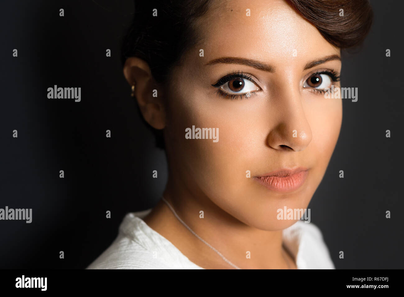 Beautiful Saudi Woman Stock Photo - Alamy