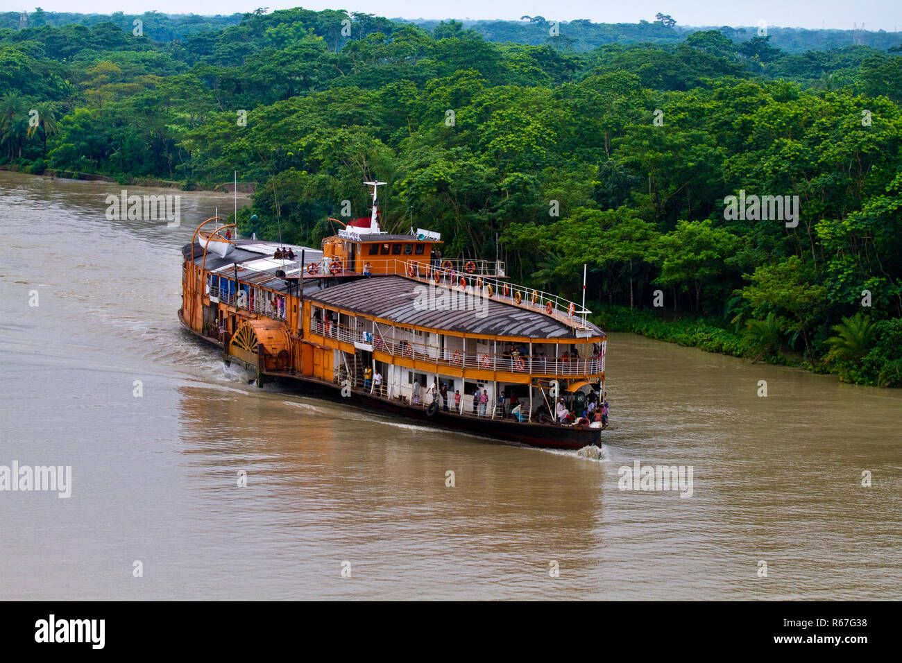 Paddle steamer also known as Rocket on the Gabkhan Channel. Jhalakathi ...