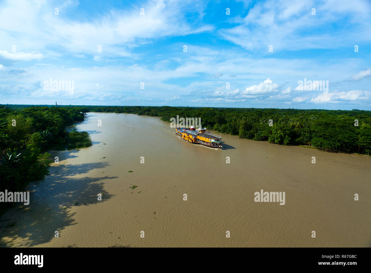 Bangladeshi paddle rocket hi-res stock photography and images - Alamy