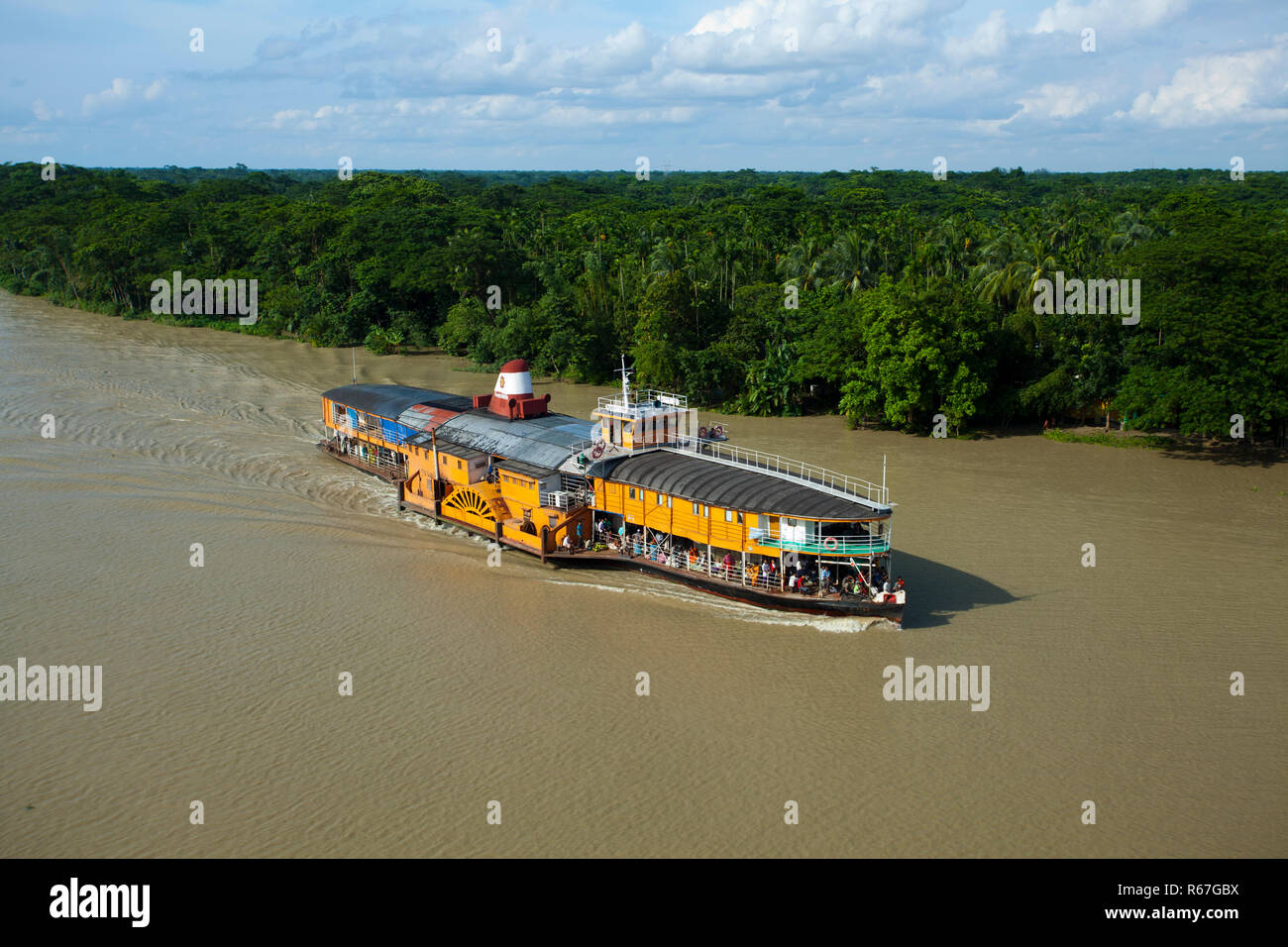 Paddle steamer also known as Rocket on the Gabkhan Channel. Jhalakathi ...