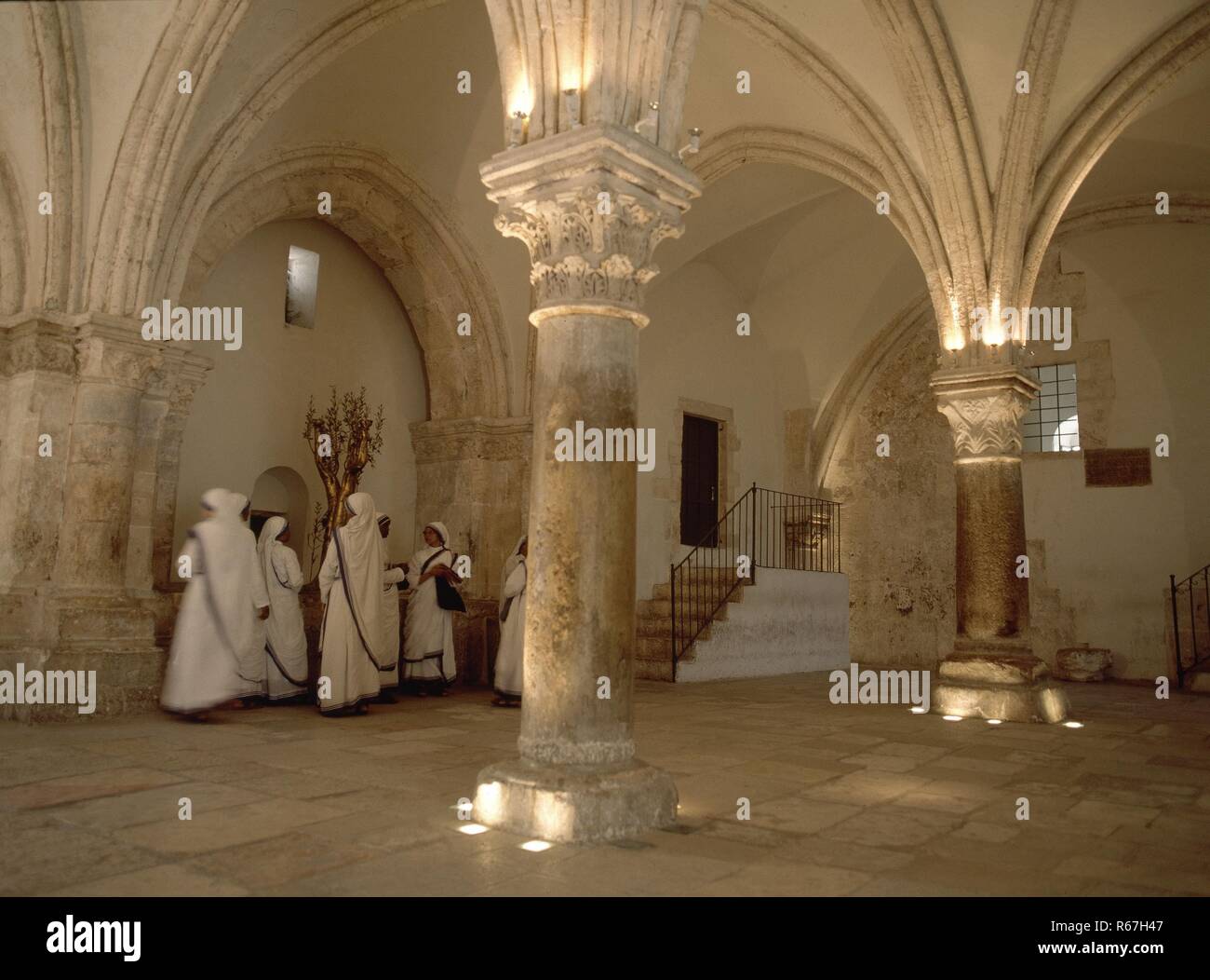 INTERIOR-NAVE CON RELIGIOSA INDIAS-RECONSTRUIDO S XII-AQUI SE CELEBRO ...