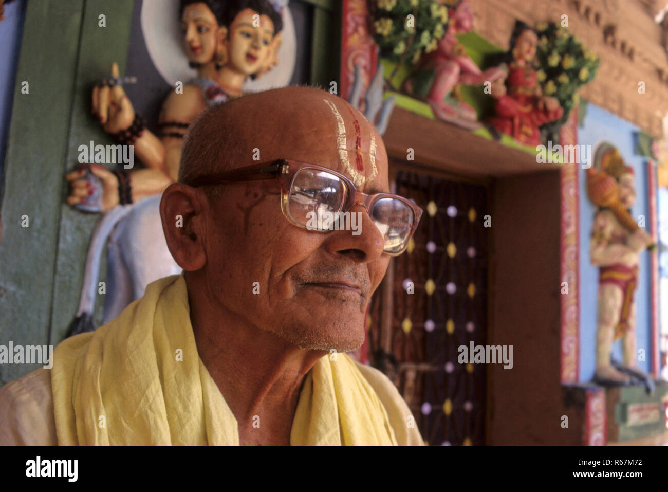Old priest hi-res stock photography and images - Alamy
