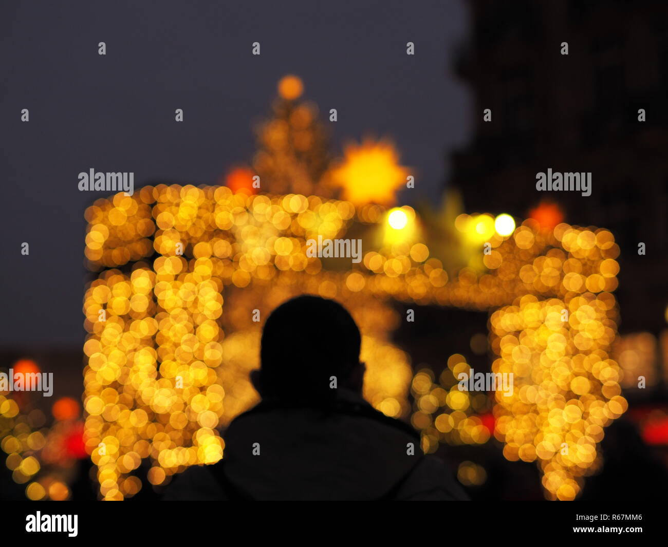 COLOGNE, GERMANY - DECEMBER 09, 2017. Christmas market in Cologne ...