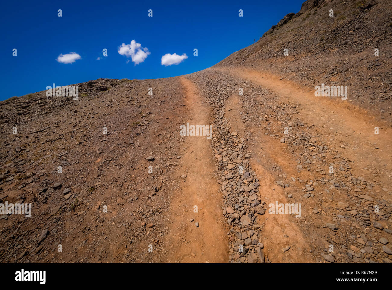Dry gravel road Stock Photo - Alamy