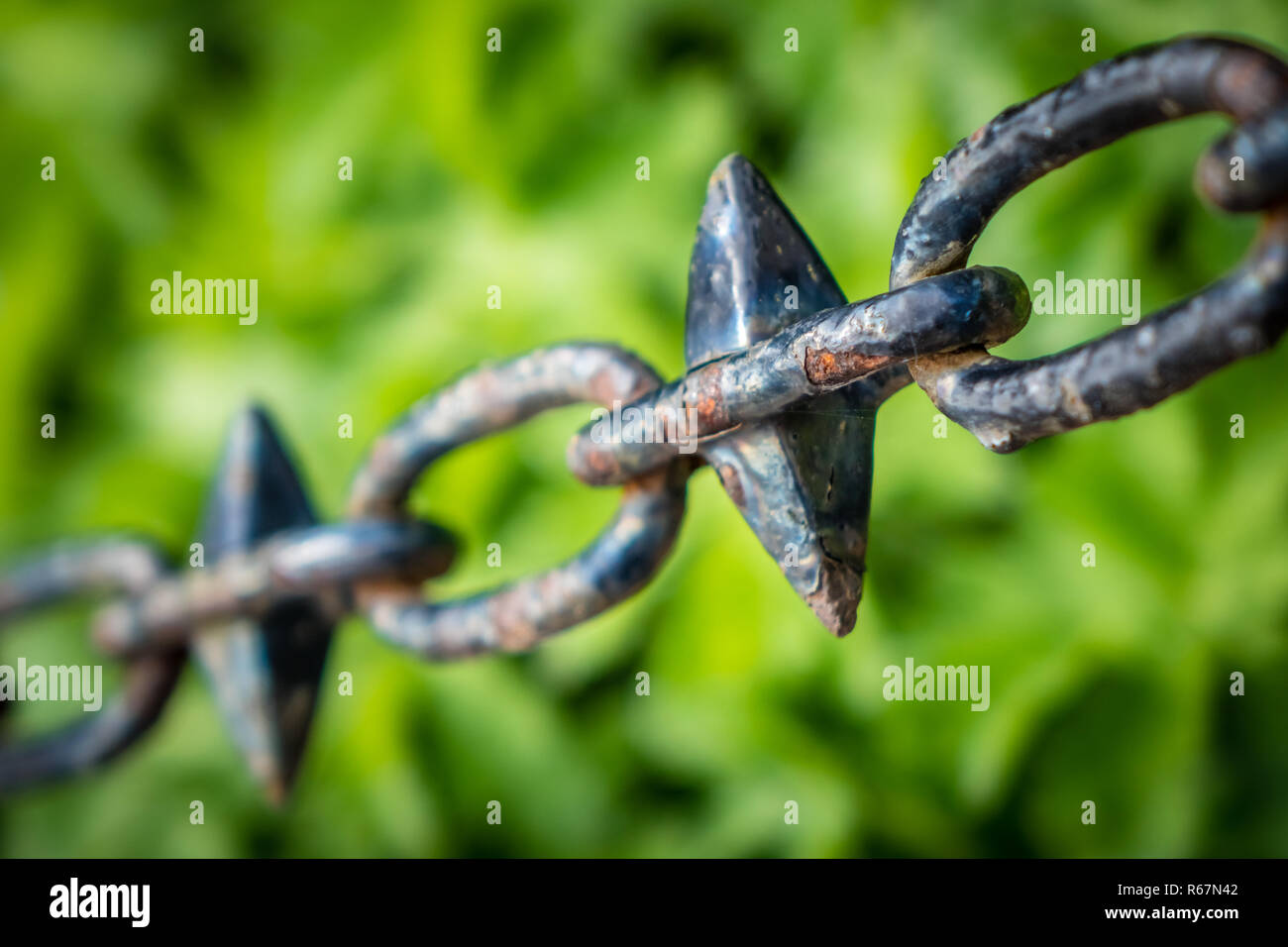 Steel chain linked together hi-res stock photography and images - Alamy
