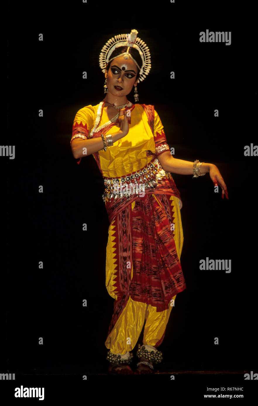 Indian dance stage hi-res stock photography and images - Alamy