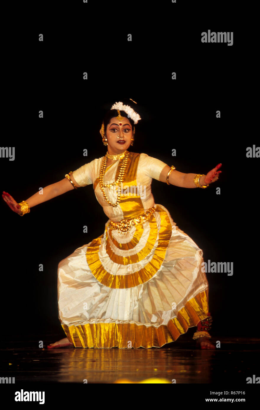 Mohiniattam, woman performing classical dance of india MR.697 Stock ...