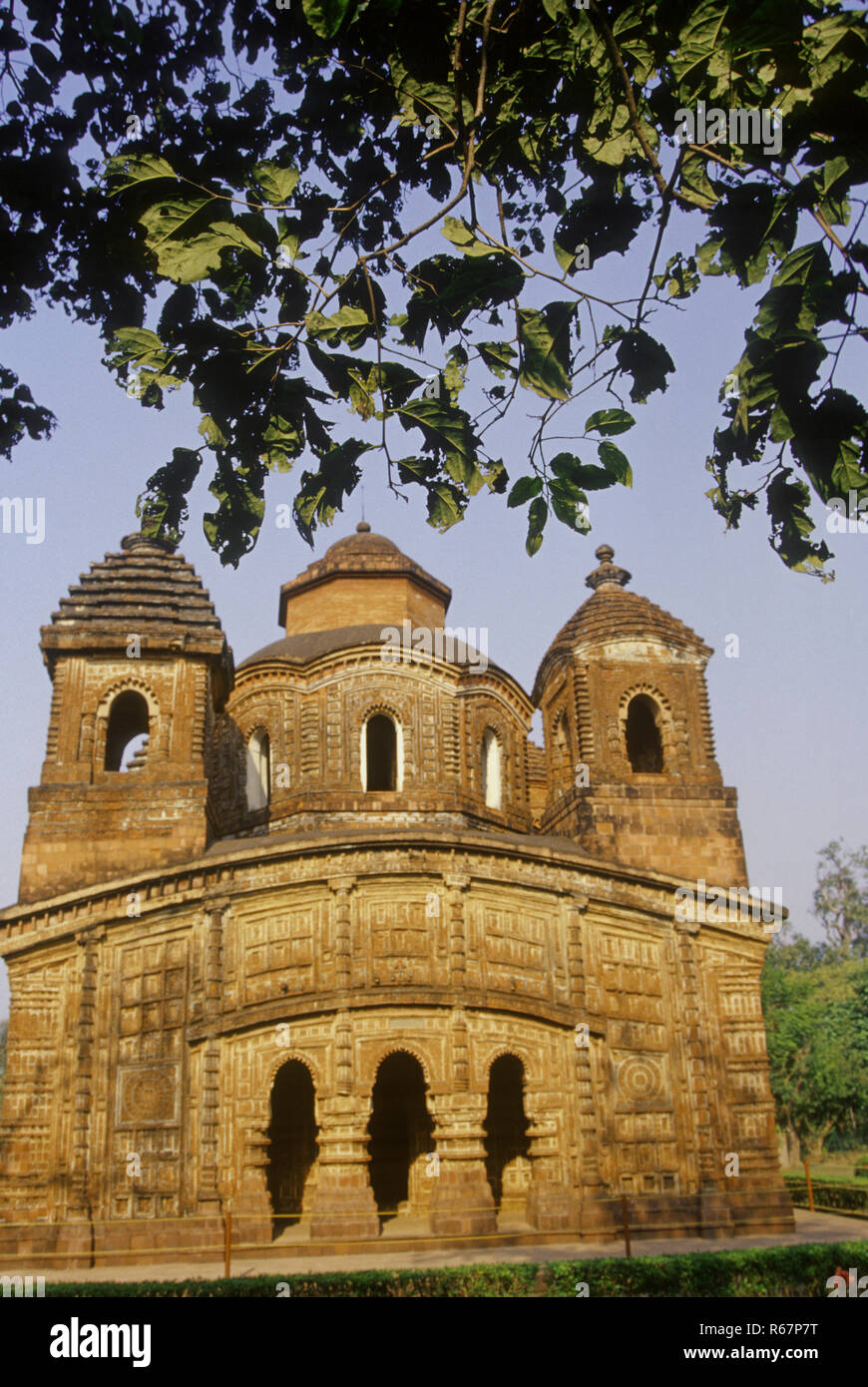 Terracotta temple bishnupur west bengal hi-res stock photography and ...
