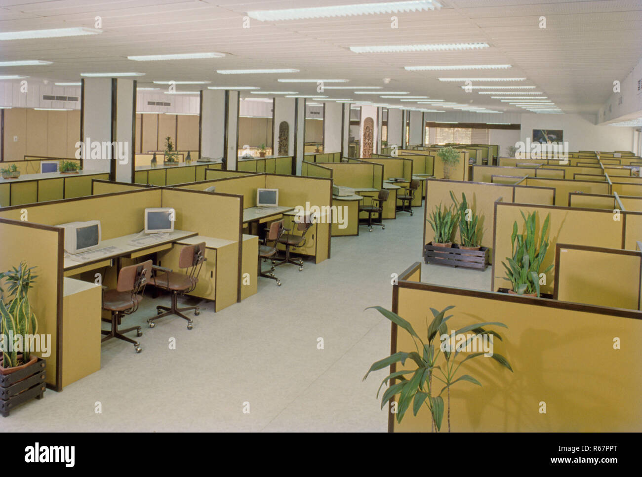 Indian office cubicles hi-res stock photography and images - Alamy