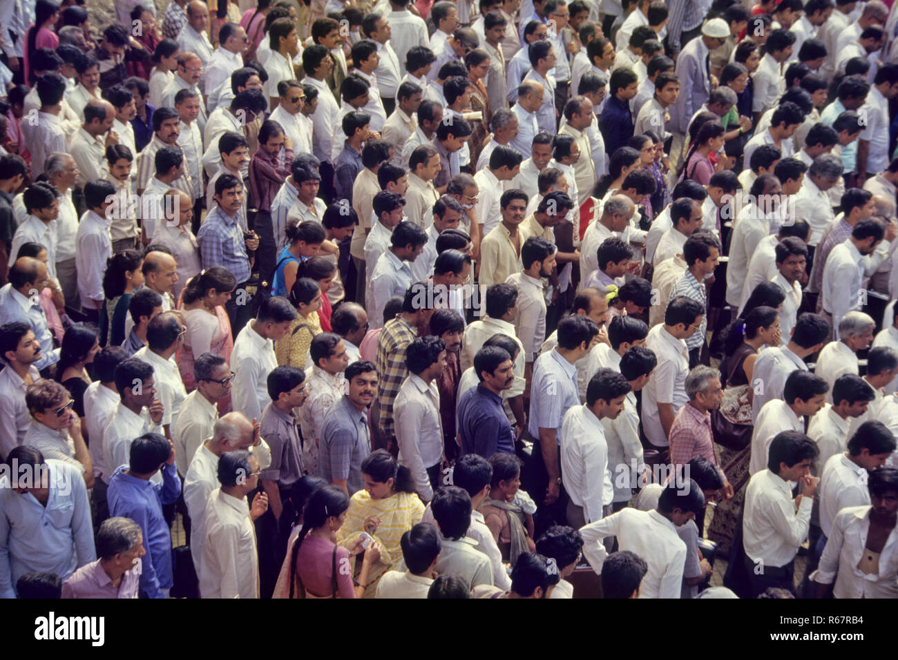 Crowd working hi-res stock photography and images - Alamy