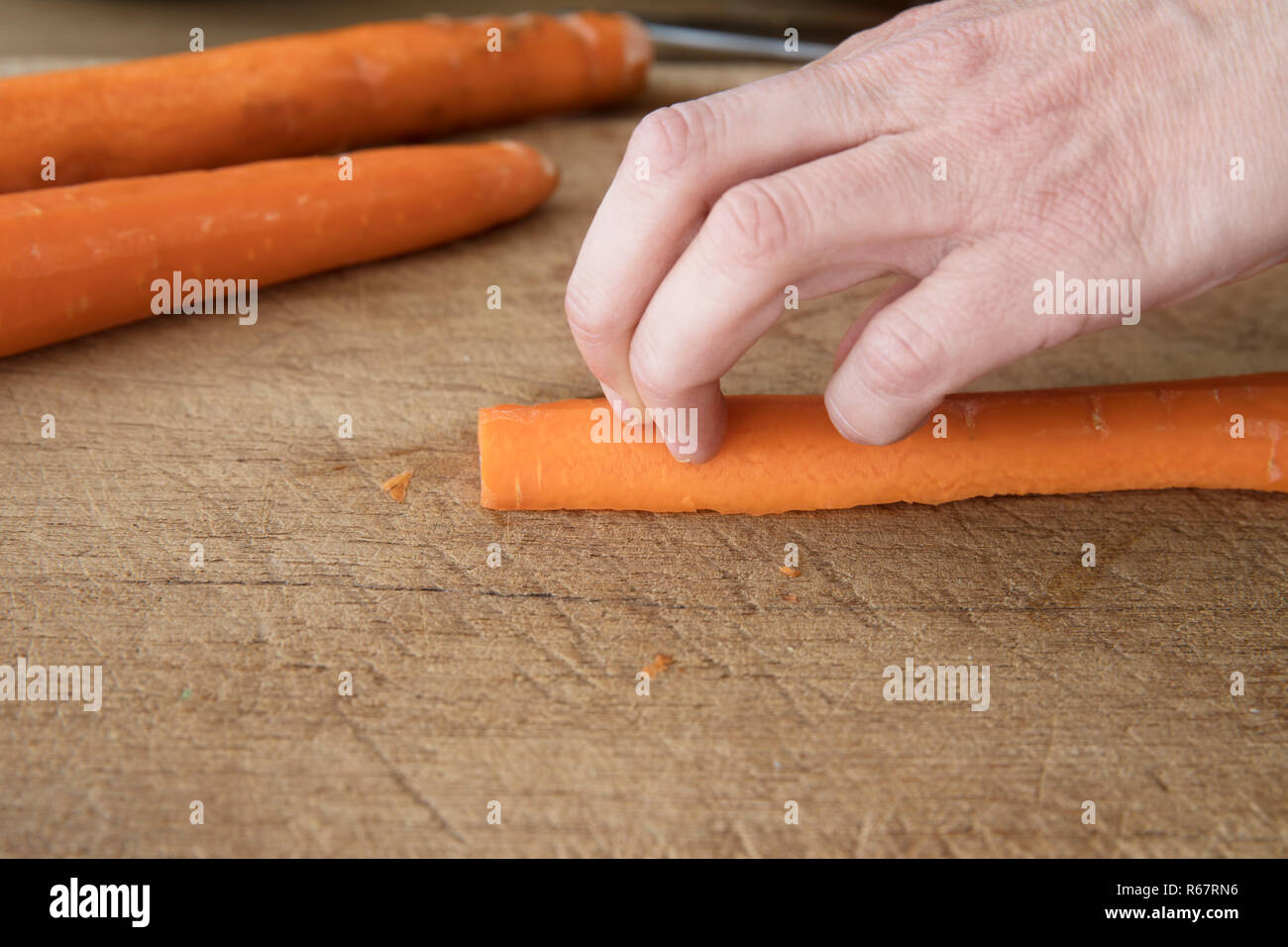 Holding Fingers Correctly for Cutting Stock Photo - Alamy