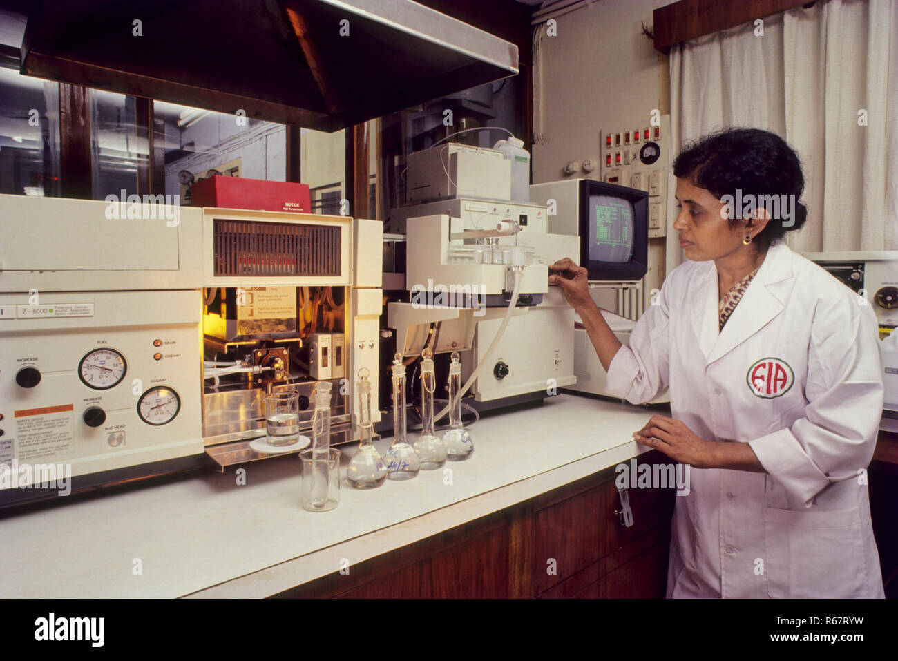 Science and research center hi-res stock photography and images - Alamy