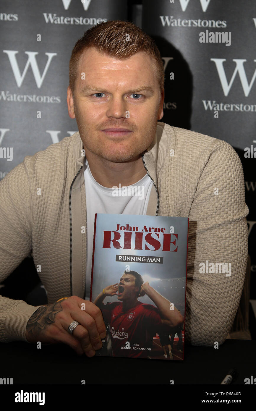 John arne riise liverpool hi-res stock photography and images - Alamy