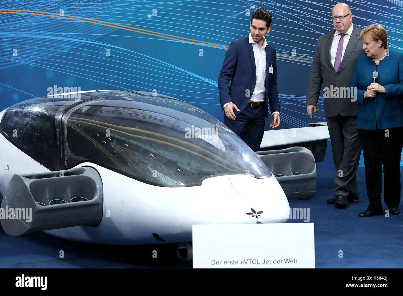Nurnberg, Germany. 4th December, 2018. Daniel Wiegand (l), inventor of ...