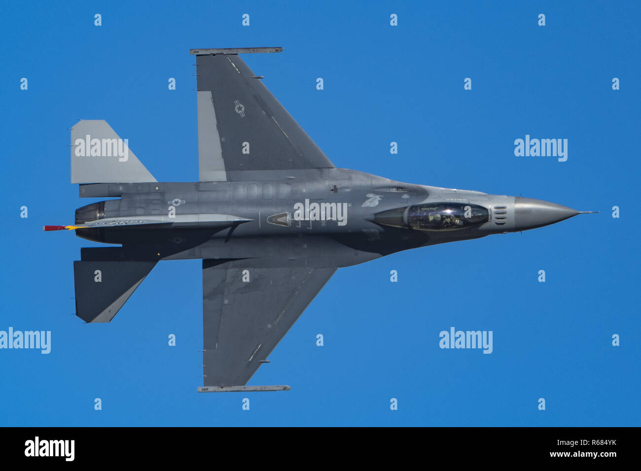 F 16fighter hi-res stock photography and images - Alamy
