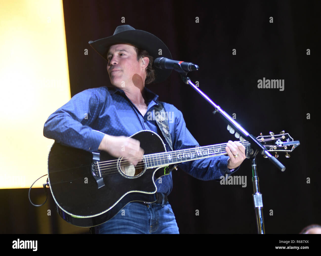 Houston, Texas, USA. 3rd Dec, 2018. Country performer CLAY WALKER ...