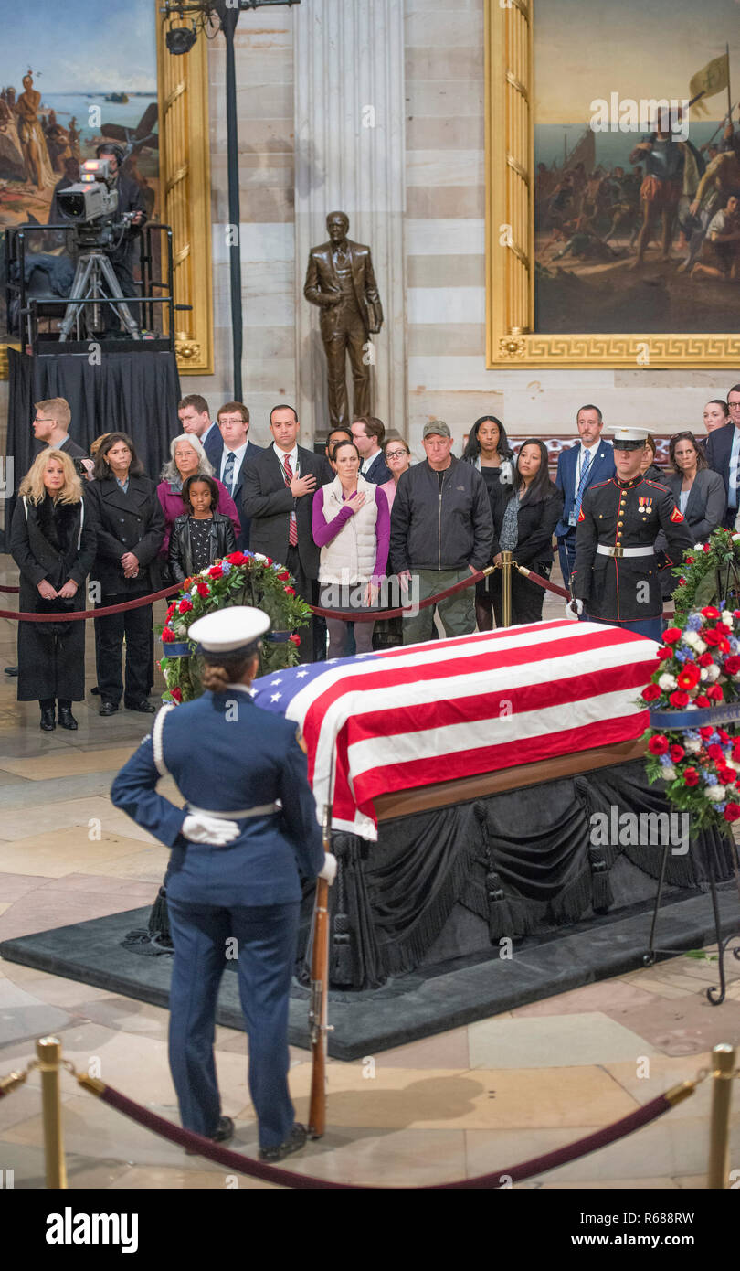 Washington, DC December 4, 2018: The casket of former President George ...