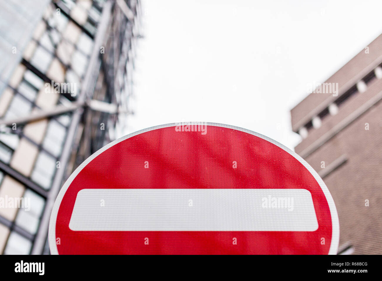 Road sign no entry lorry hi-res stock photography and images - Alamy