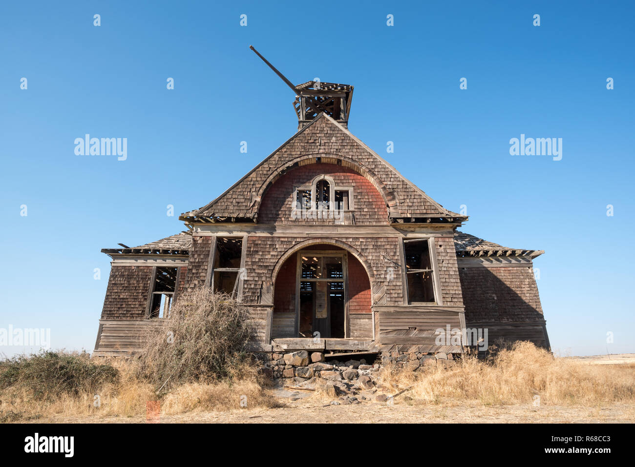 Old schoolhouse in govan hi-res stock photography and images - Alamy