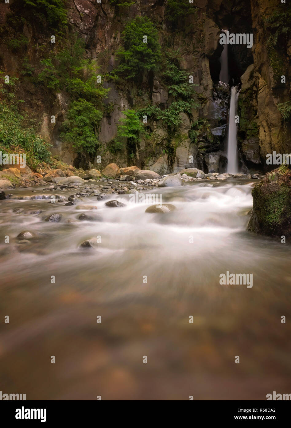 Two step waterfall hi-res stock photography and images - Alamy
