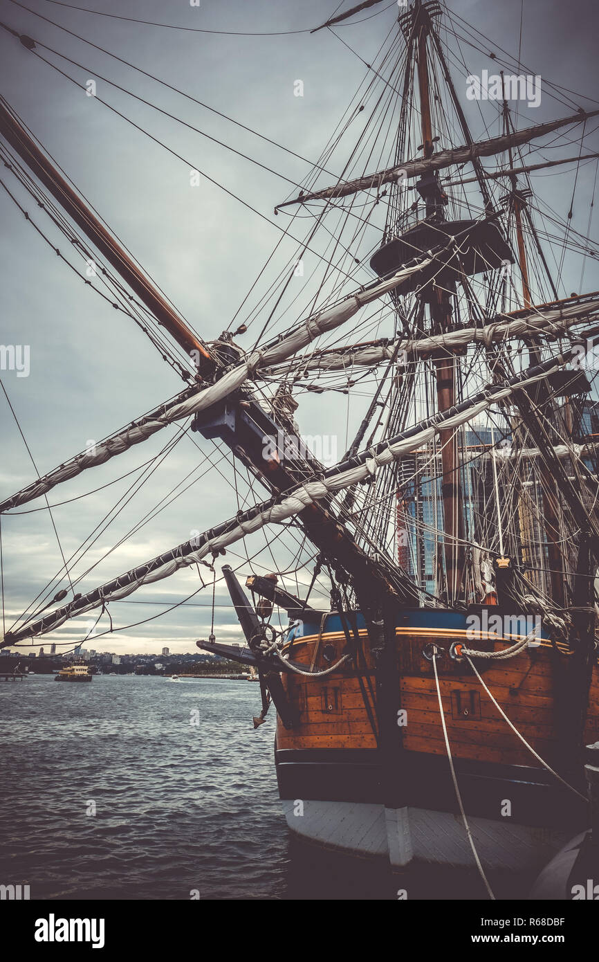 Endeavour ship hi-res stock photography and images - Alamy