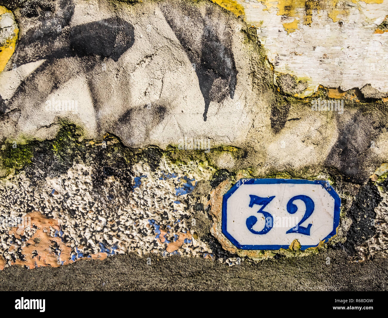 Number thirty two hi-res stock photography and images - Alamy