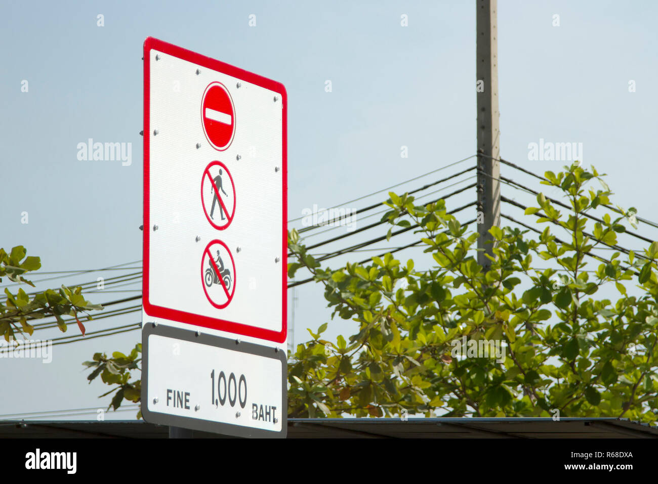 Blank motorway signs hi-res stock photography and images - Alamy