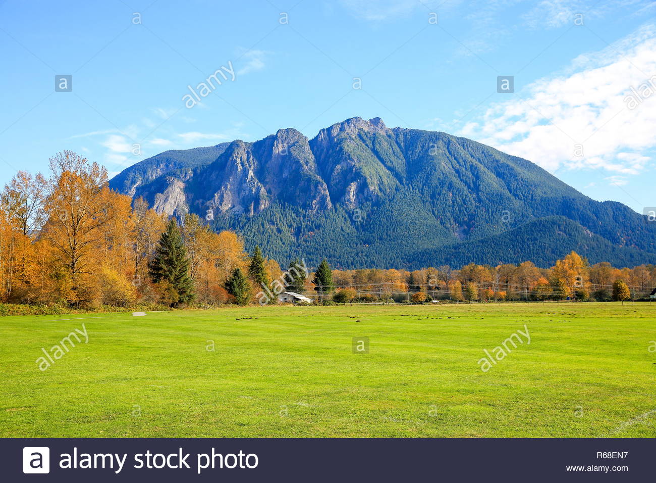 Mount Si North Bend Stock Photos & Mount Si North Bend Stock Images - Alamy