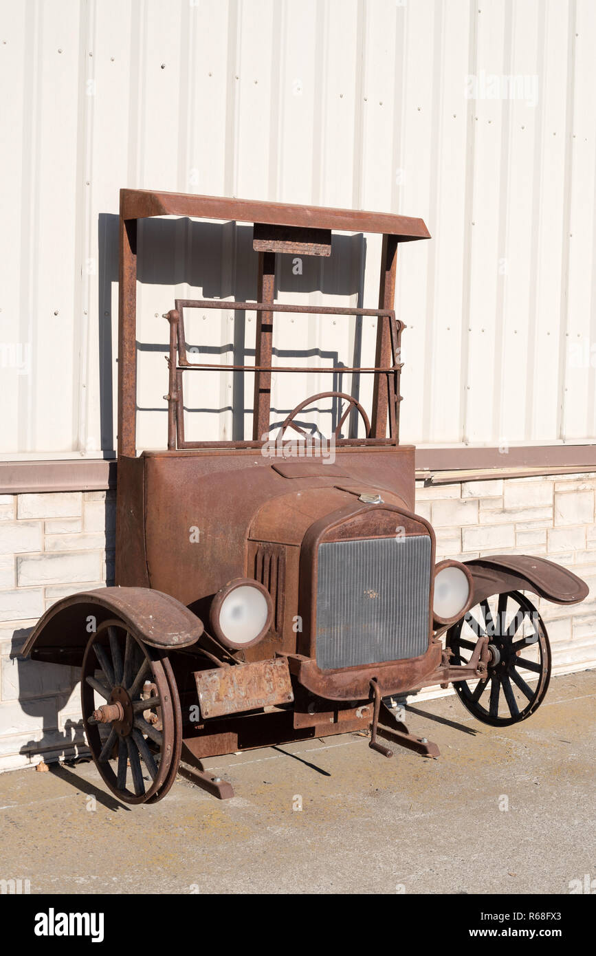 Car sculpture hi-res stock photography and images - Alamy