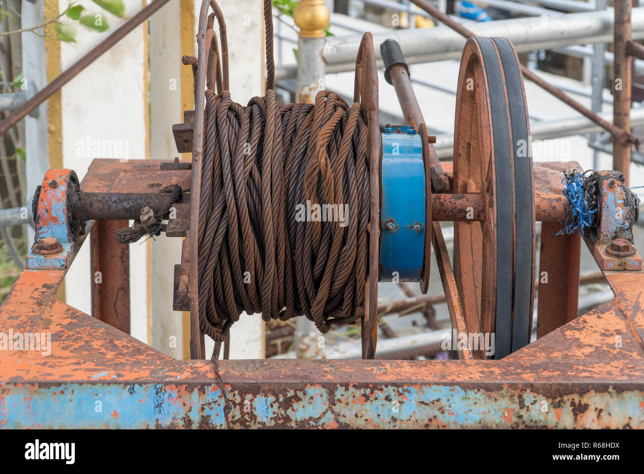 Roll of sling hi-res stock photography and images - Alamy